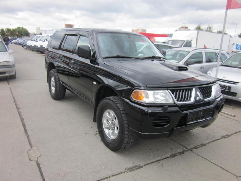 Mitsubishi Pajero technical specifications and fuel economy